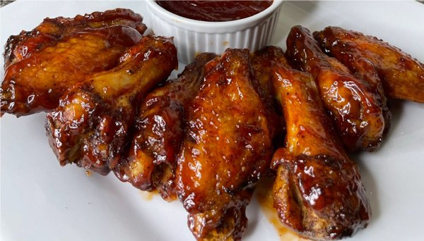 Honey Sriracha Hot Chili Sauce Wings | Red Gold Tomatoes