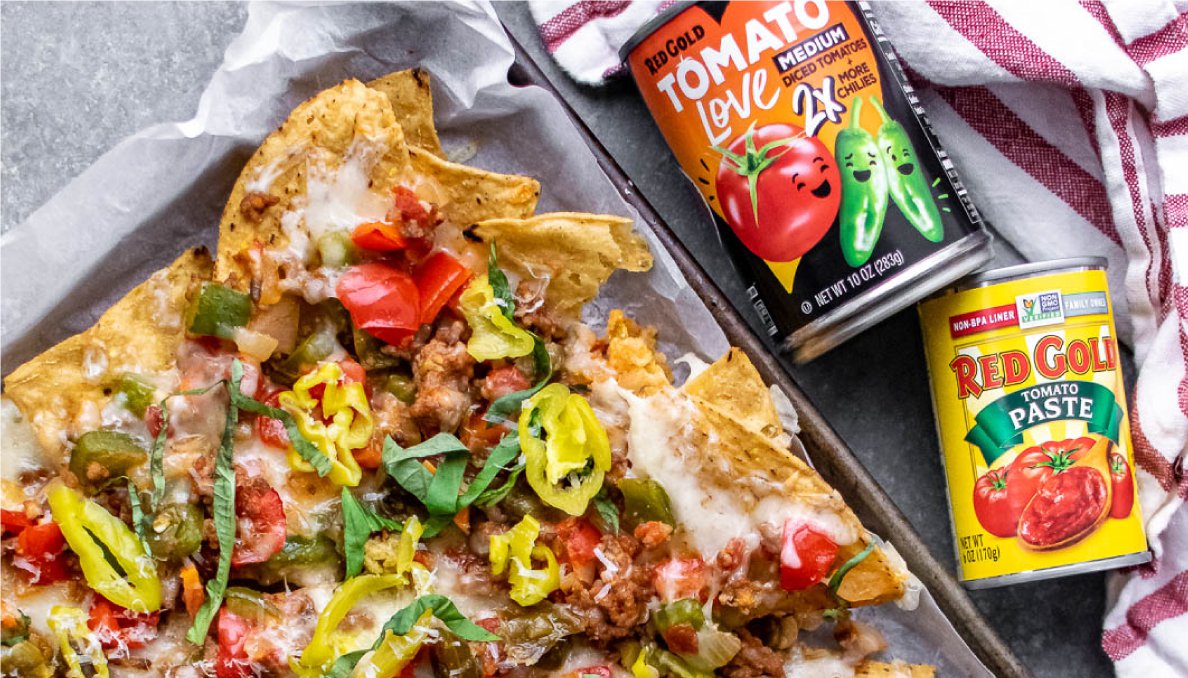 Sausage and Pepper Nachos | Red Gold Tomatoes